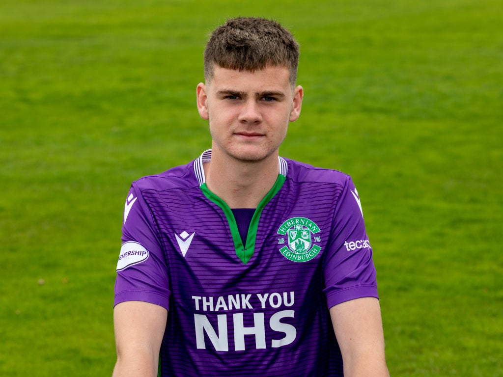 Report: Wolves set to sign young Hibs goalkeeper Murray Johnson