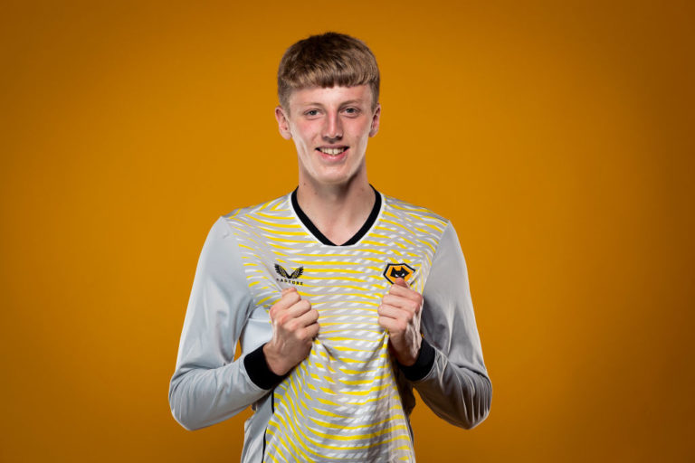 Video: Wolves youngster James Storer makes incredible quintuple save