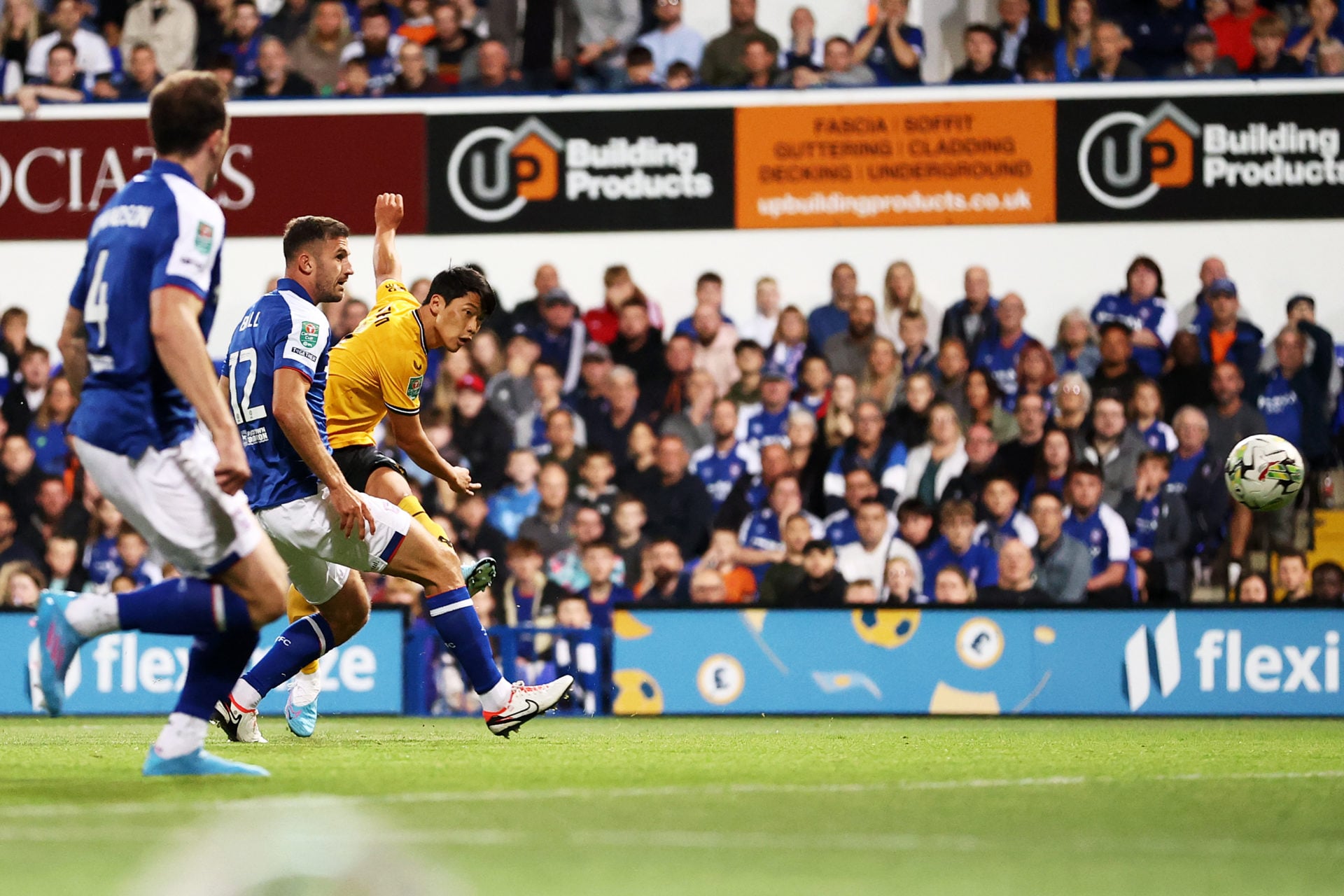 Gary O'Neil must now be absolutely buzzing Wolves didn't sell 27-year ...