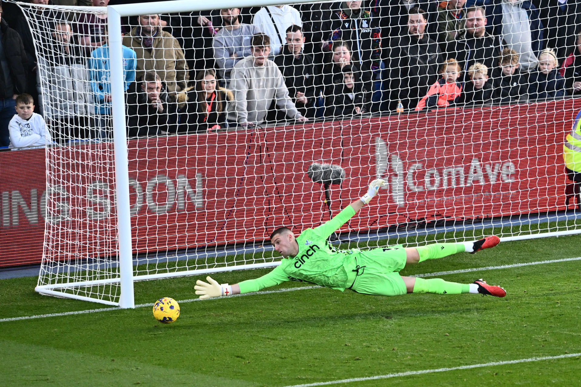 Wolves now eyeing £40k-a-week man as possible Jose Sa replacement