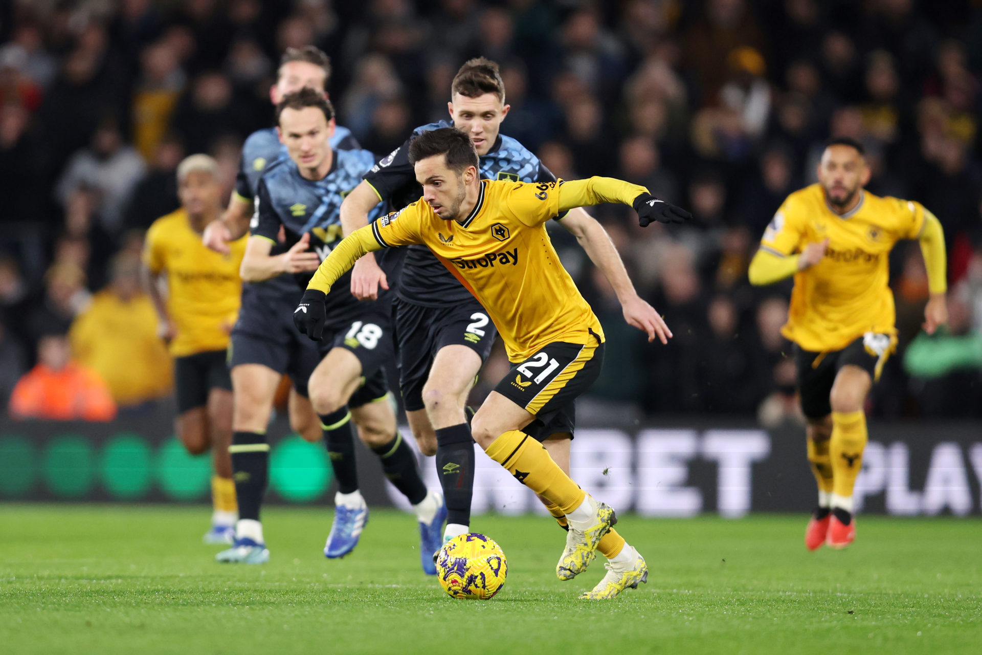 £90k-a-week Wolves player admits his situation is 'not easy'