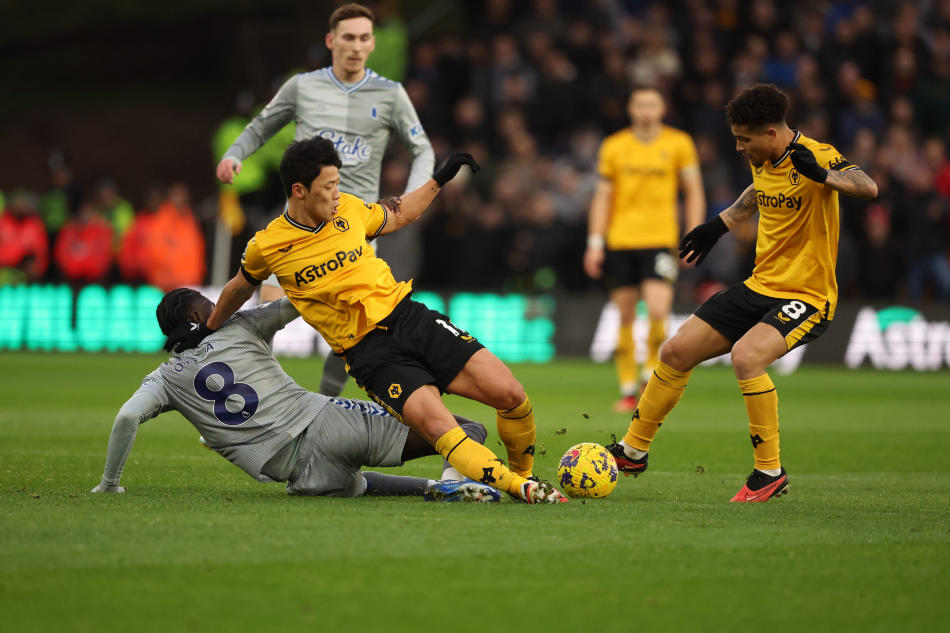 Why PL club's £30m offer for 'super' Wolves star would be laughable