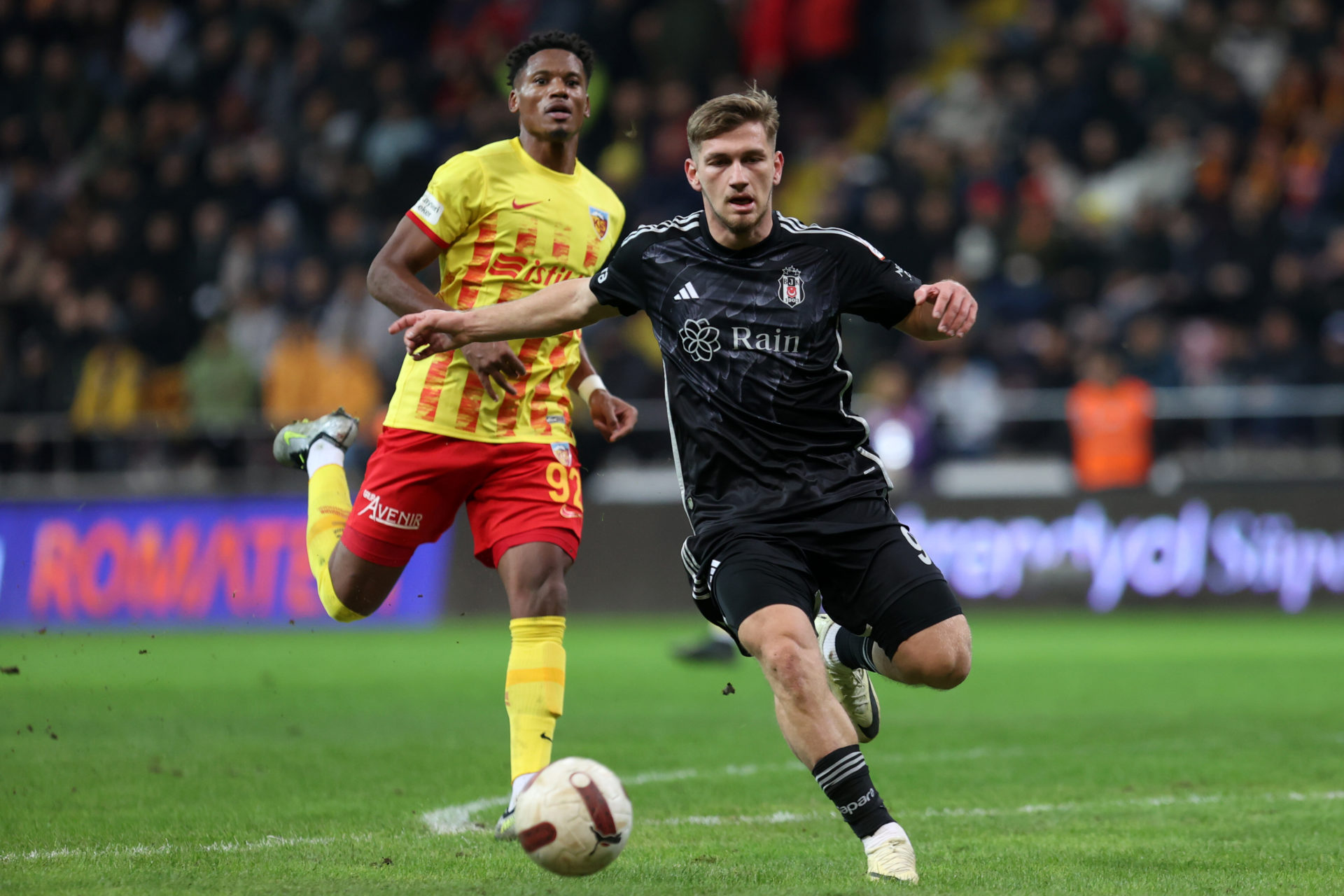 Former Wolves transfer target now scouted by Man United after ninth ...