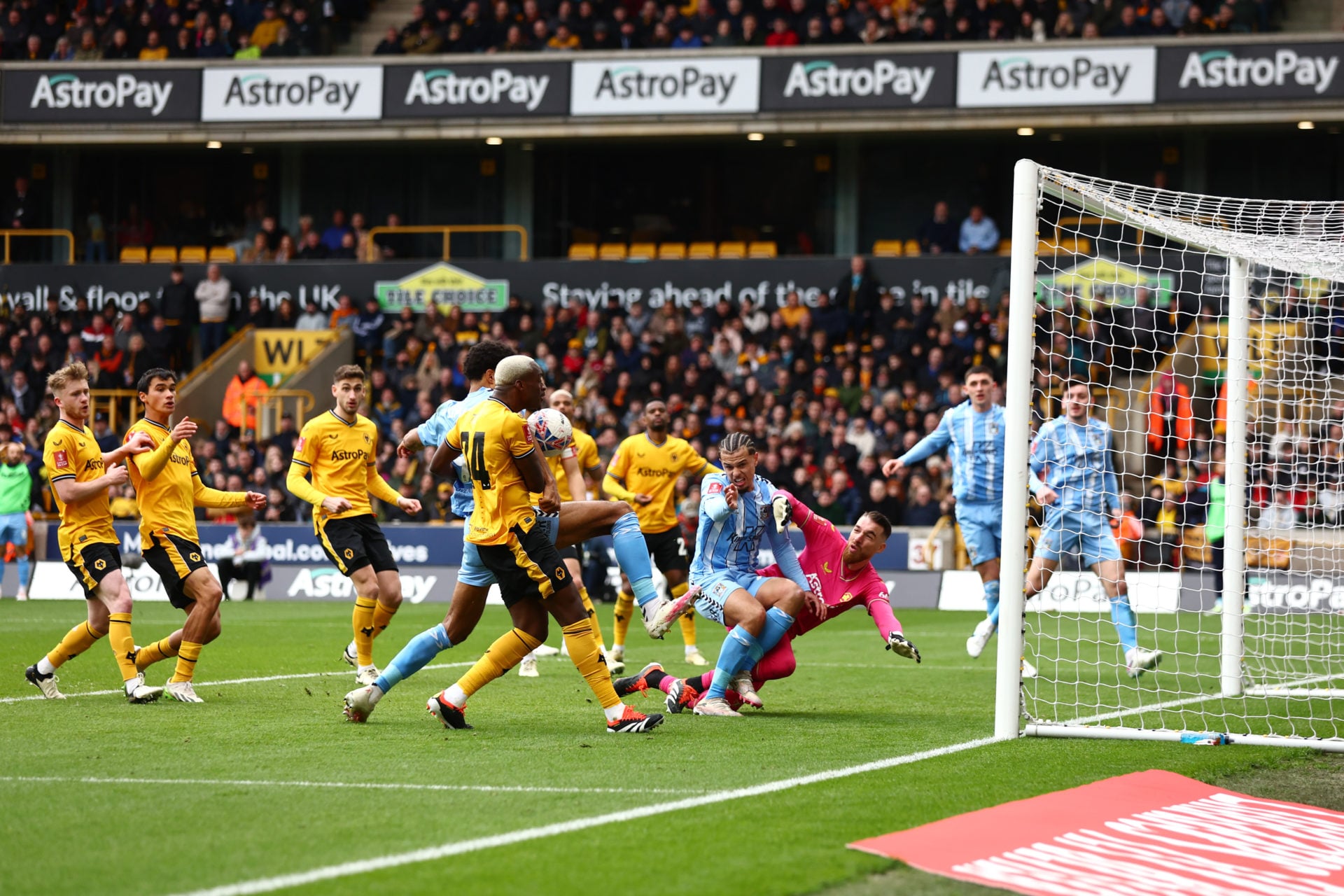Gary O'Neil gives honest verdict on Coventry's first goal against Wolves