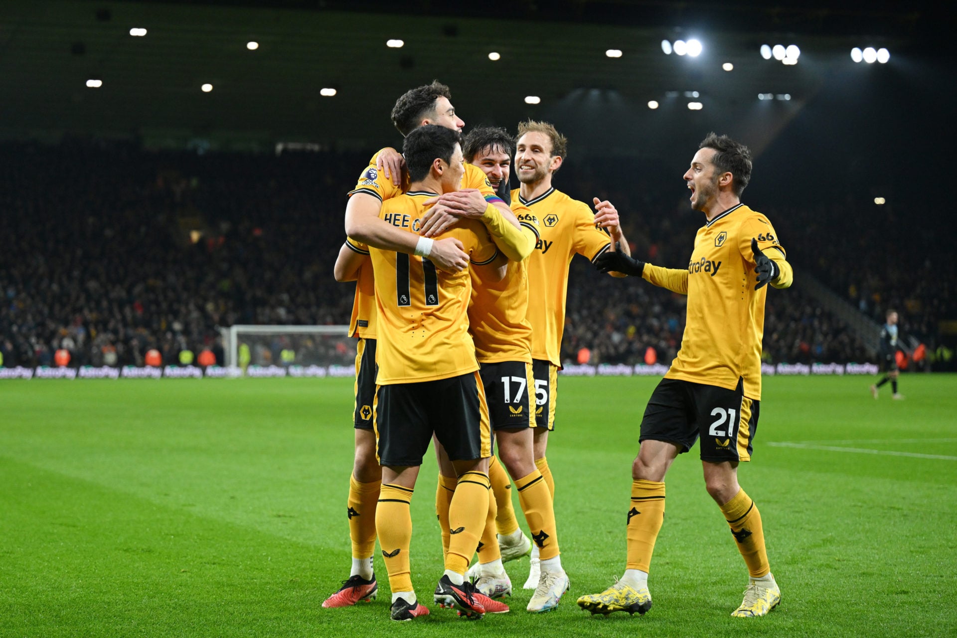 Gary O’Neil issues encouraging update for Wolves duo as winner is ...