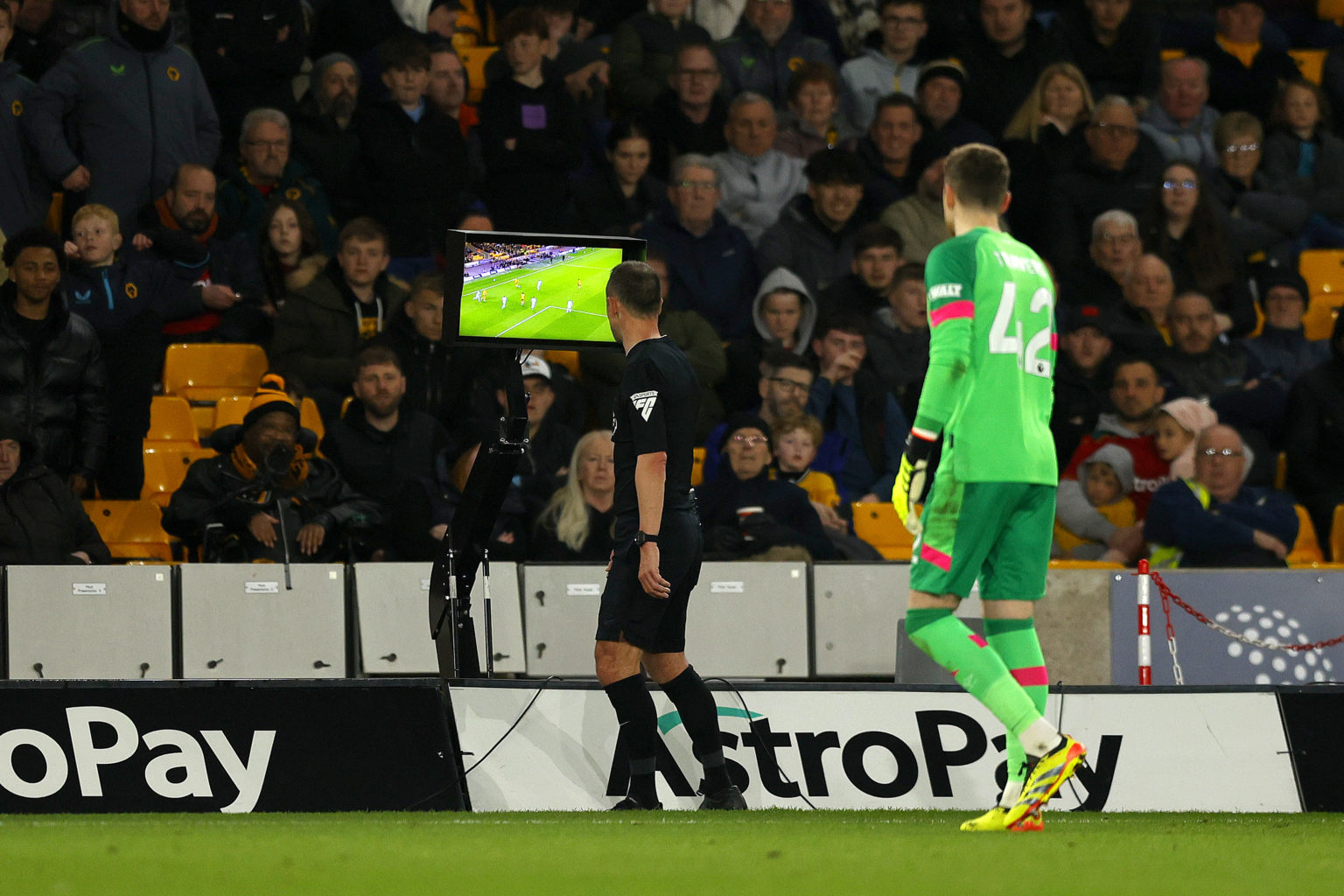 Shocking statistic shows exactly how badly VAR has affected Wolves ...