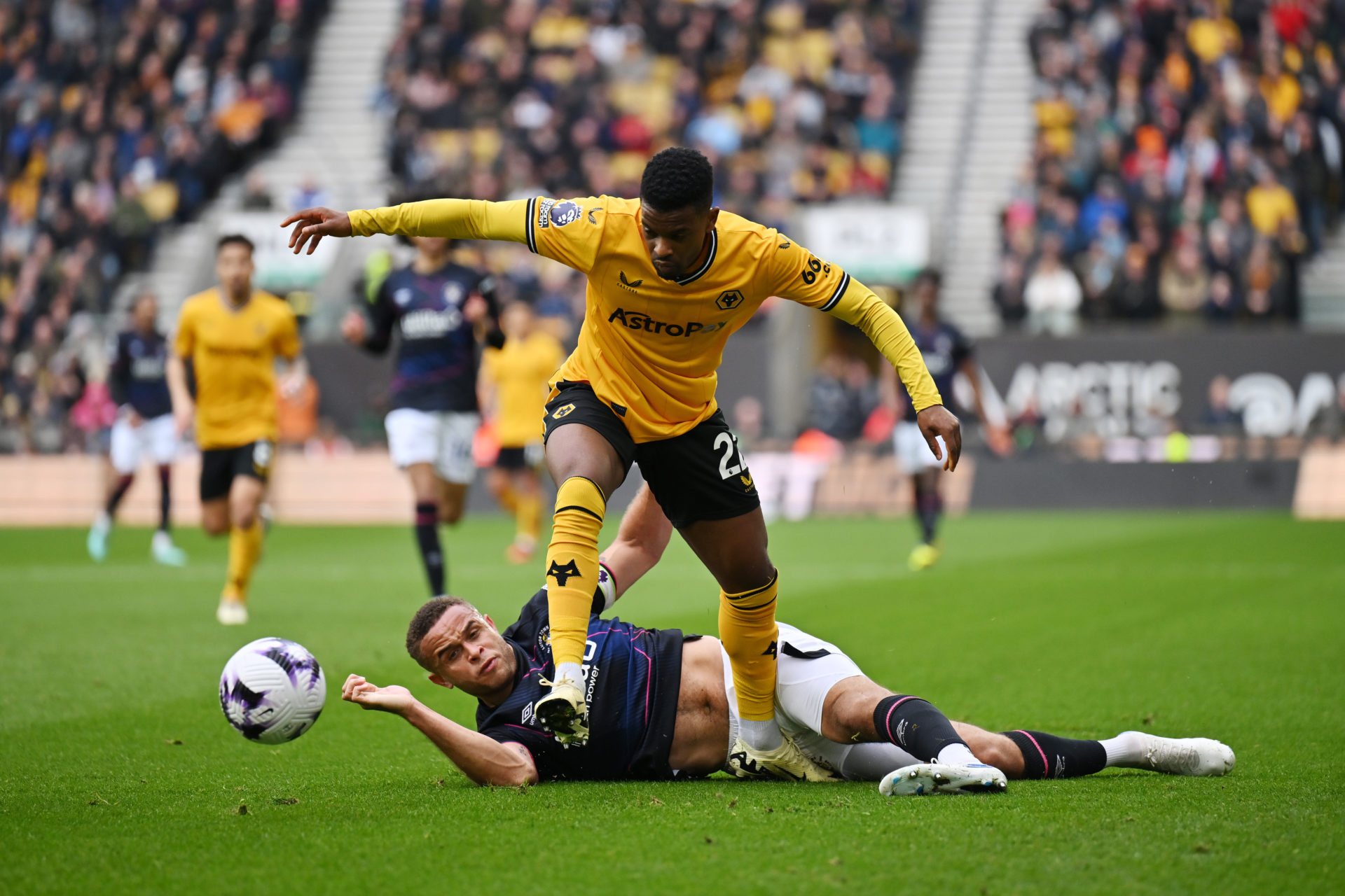 Andy Thompson questions what £80k-a-week Wolves player did in win over ...