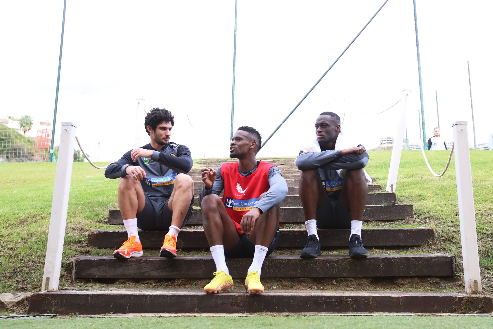 Gary O'Neil sprung a major surprise in Wolves training friendly v ...