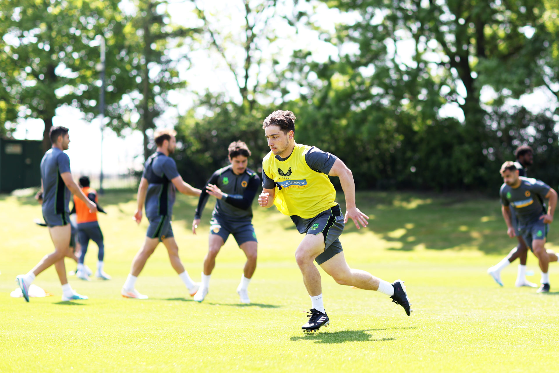 Wolves midfielder 'expected' to join League One club, agreement 'close'