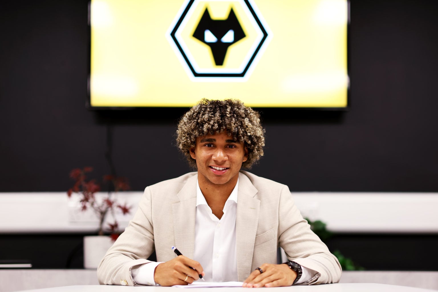 Matt Hobbs explains why Wolves actually beat Chelsea to Pedro Lima