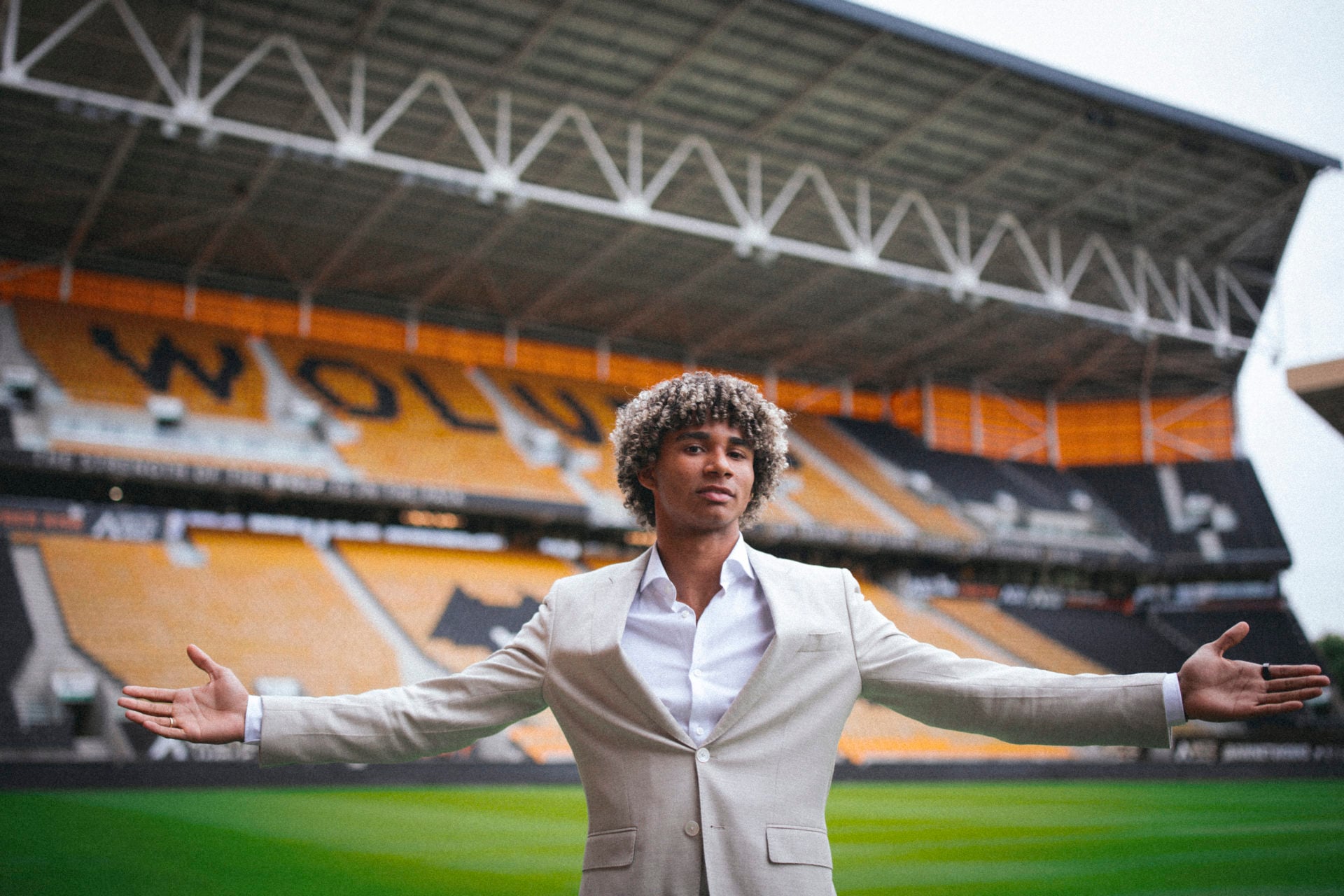 Watch as Matheus Cunha 'stars' in Wolves' hilarious Pedro Lima ...