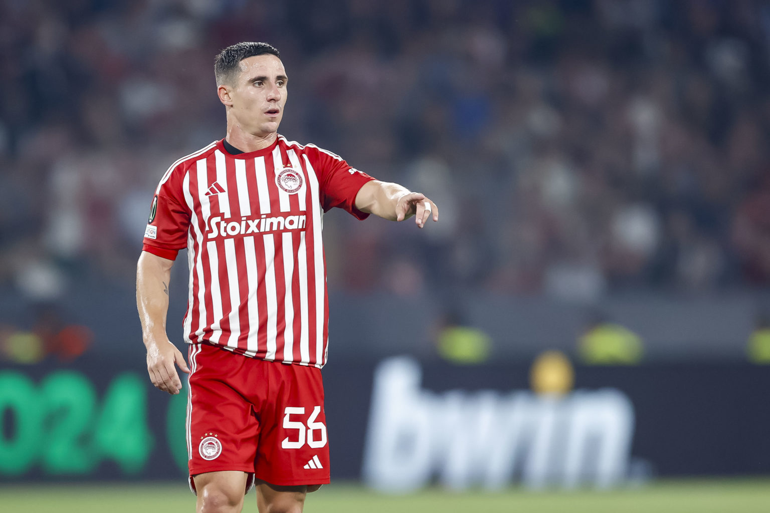 Daniel Podence edges closer to Wolves exit as Olympiacos submit bid