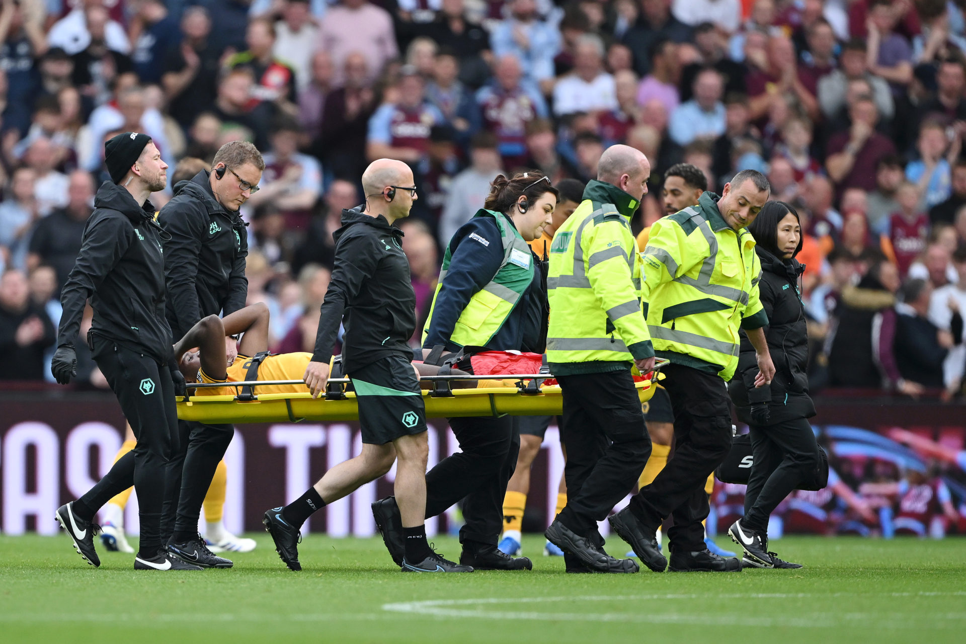 Fans react as Wolves now share the worst possible injury news about ...