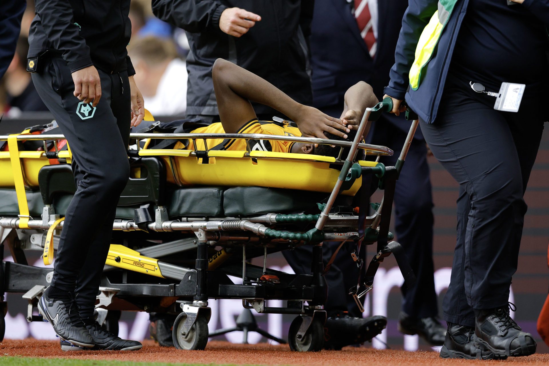 Wolves stars send message to Yerson Mosquera as he reacts to injury ...