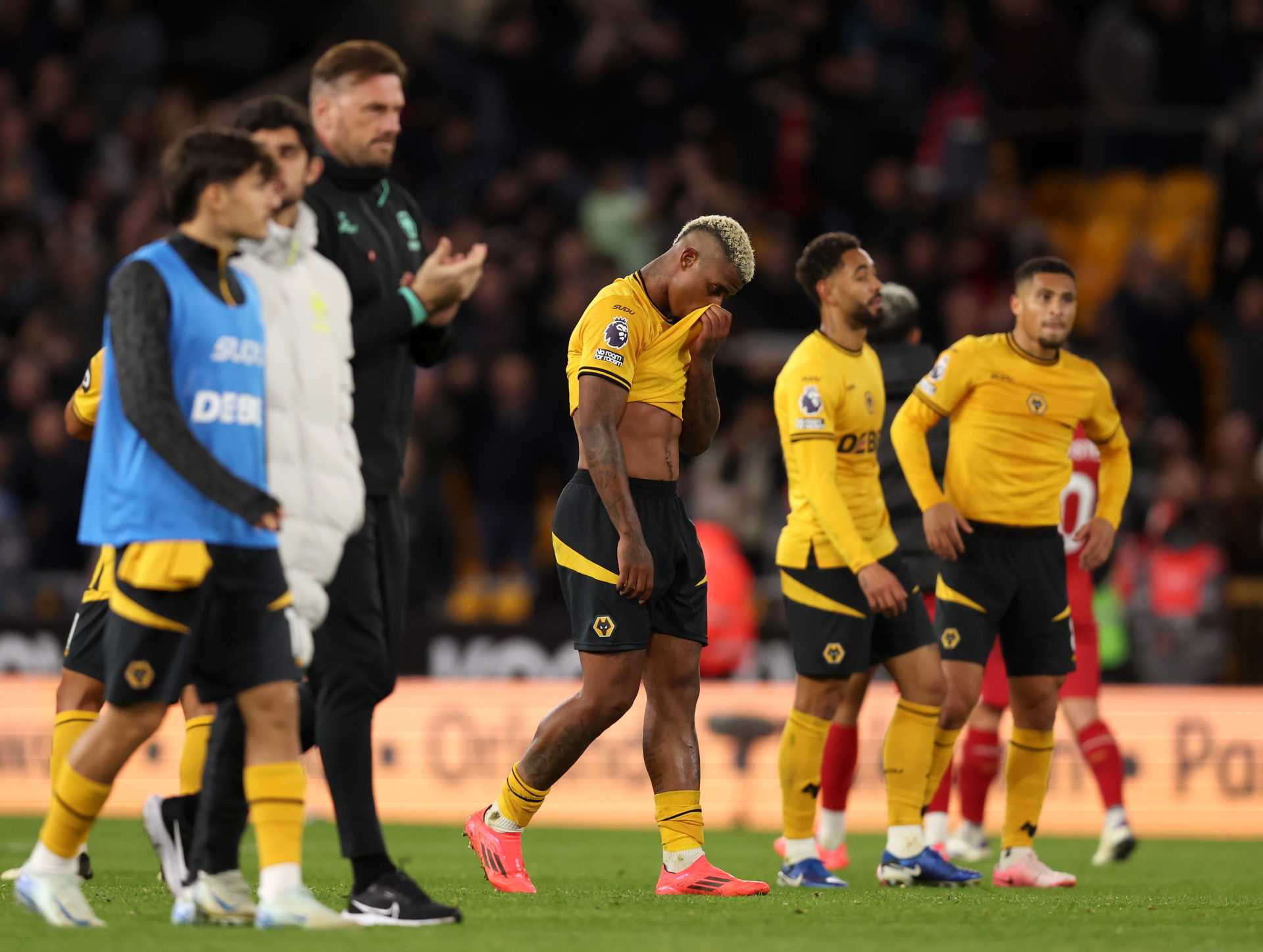 Gary O’Neil sent clear warning over ‘crestfallen’ Wolves star who ...