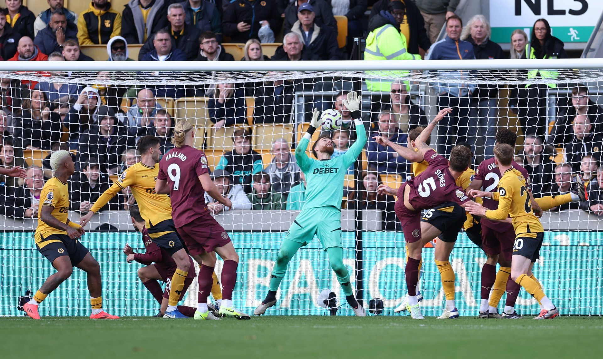 Ex-Premier League goalkeeper gives verdict on Jose Sa role in Wolves vs ...