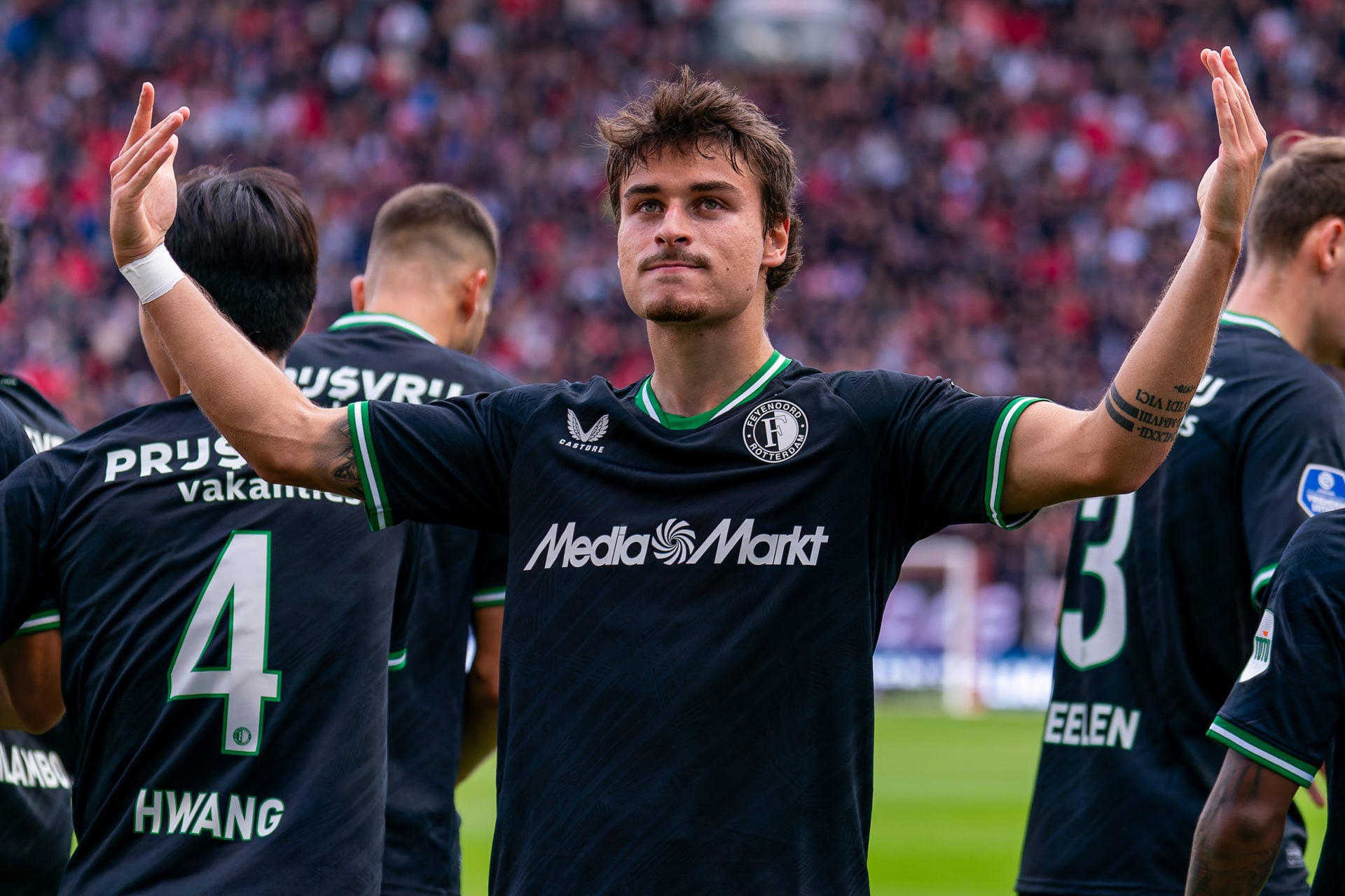 Eredivisie coach issues 'supreme' Hugo Bueno verdict as Wolves loanee ...