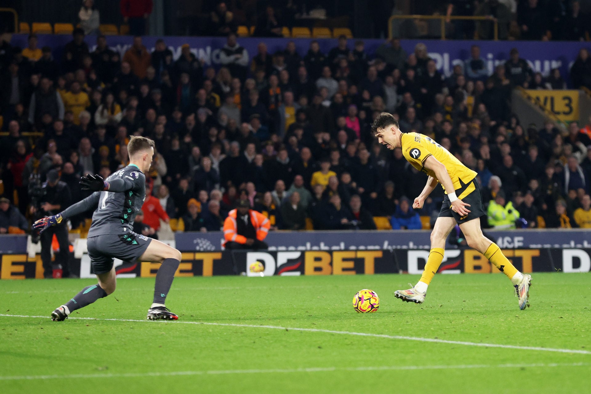 Lee Naylor shares the one thing he loves about Wolves striker Jorgen ...