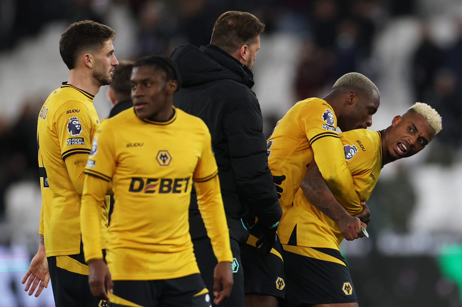 ‘Pathetic’... Wolves experts left shocked by ‘schoolboy’ moment during ...