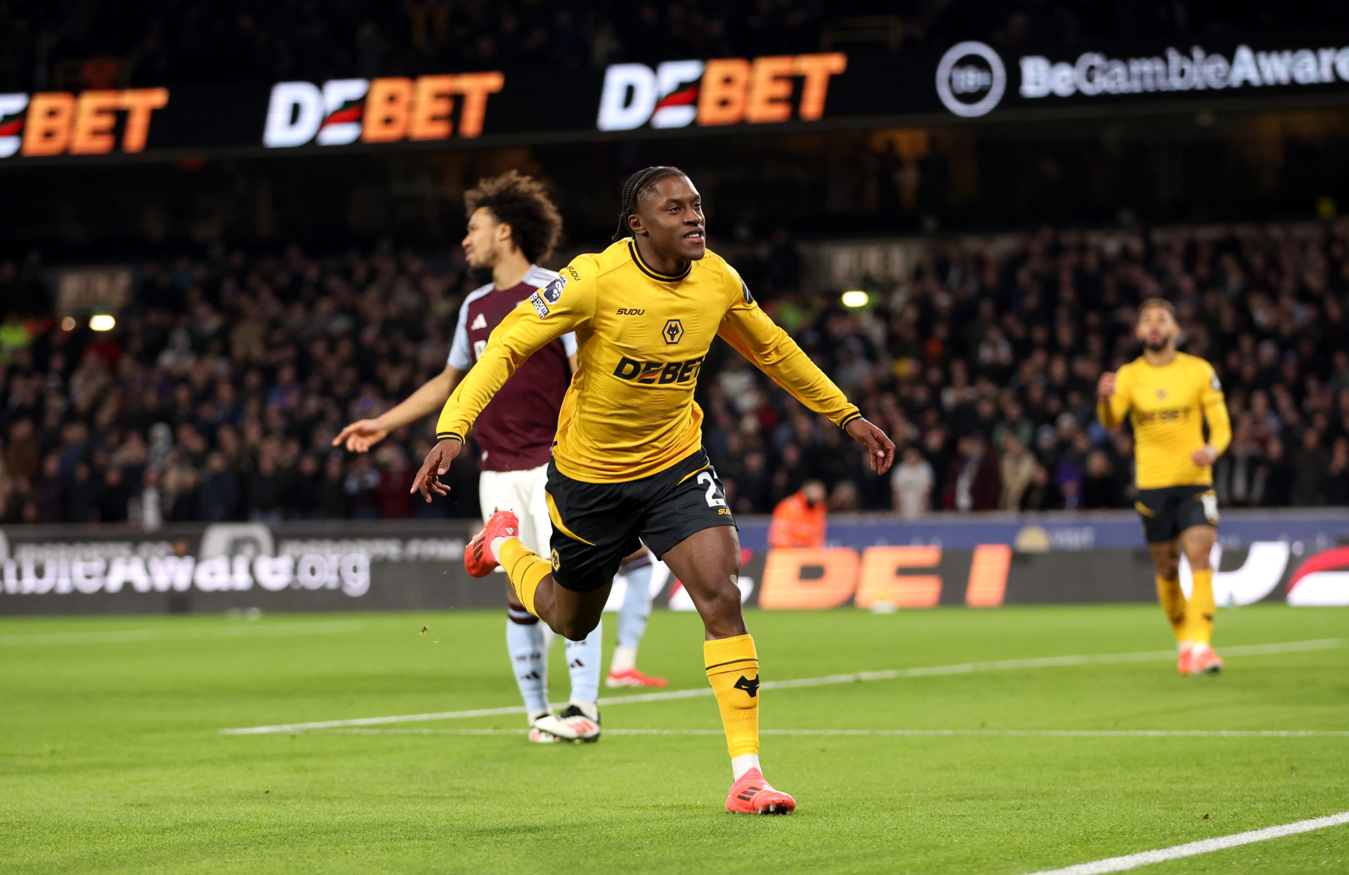 Wolves fans had a lot to say about Jean-Ricner Bellegarde after his ...