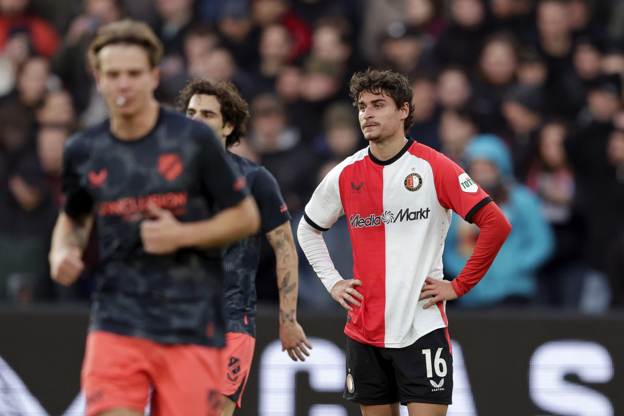 Hugo Bueno drops ominous update on Wolves future - he admits one thing ...