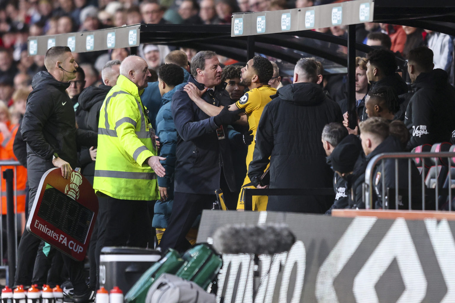 Matheus Cunha guilty of ‘unforgivable sin’ vs Bournemouth as Wolves ...