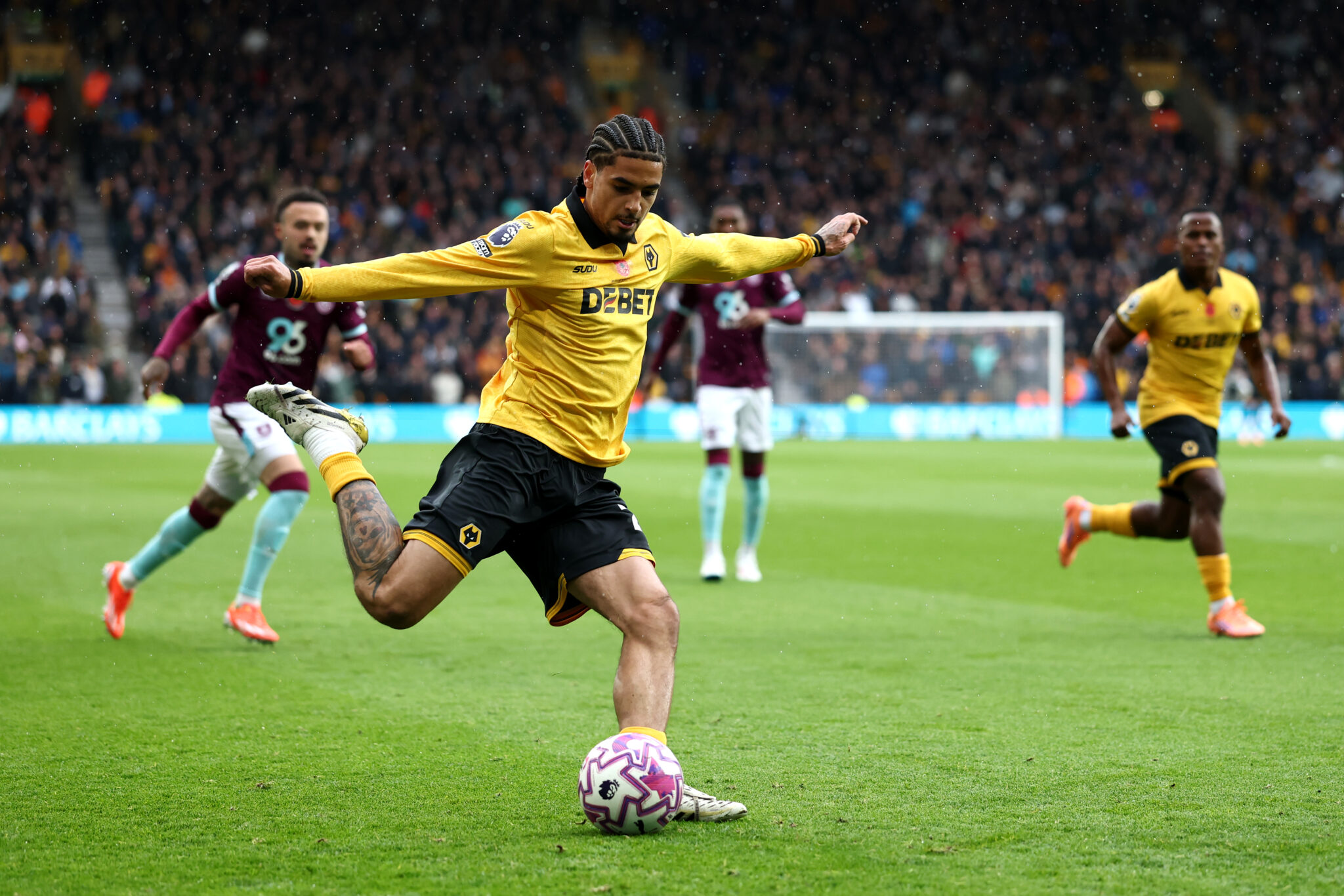 Wolves fans are all in agreement about Ki-Jana Hoever vs Burnley after ...