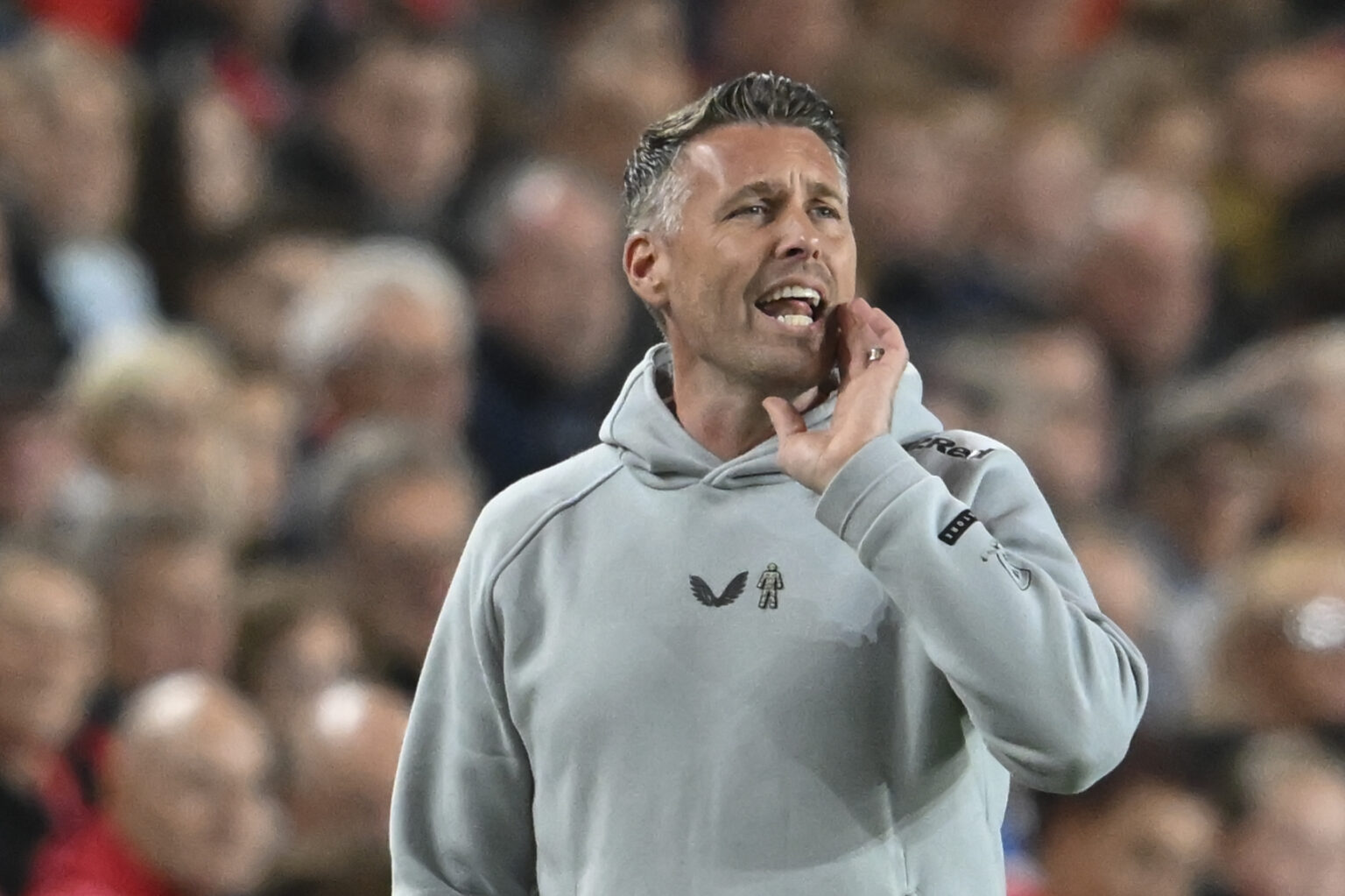 Wolves fans drop verdicts on Rob Edwards as club seek Vitor Pereira ...