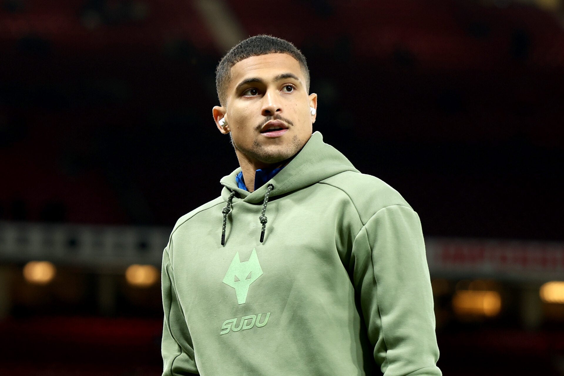 Rob Edwards gives Joao Gomes and Hwang Hee-chan injury update ahead of ...